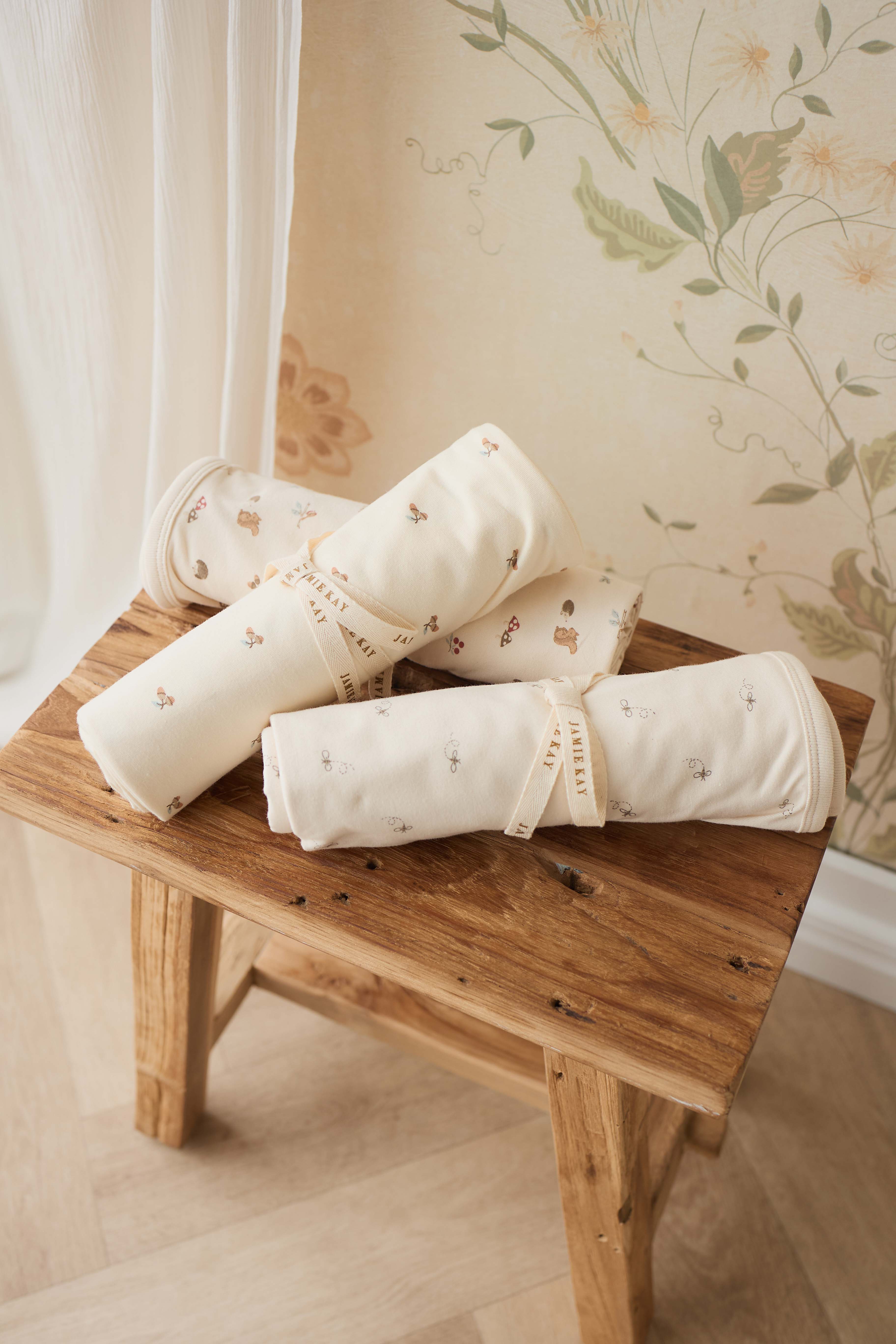 Organic Cotton Murphy Wrap - Bumblebees – Jamie Kay NZ